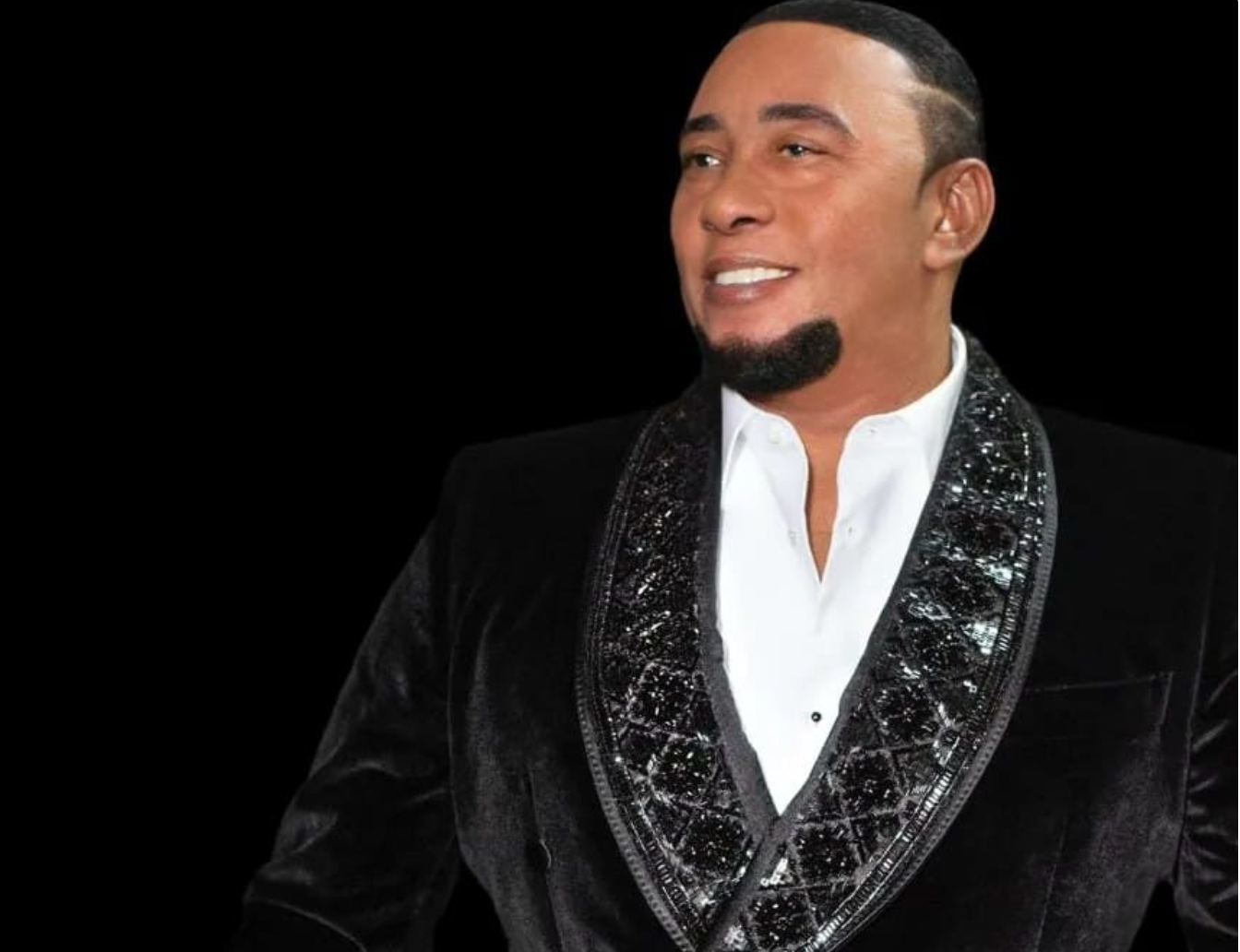 Anthony Santos ofrecerá única presentación durante el 2022 en Santo ...