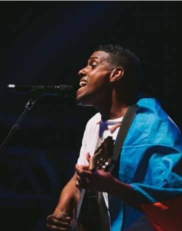 Cantante Michael Benjamín "Mikaben" muere en pleno concierto - Noticias ...