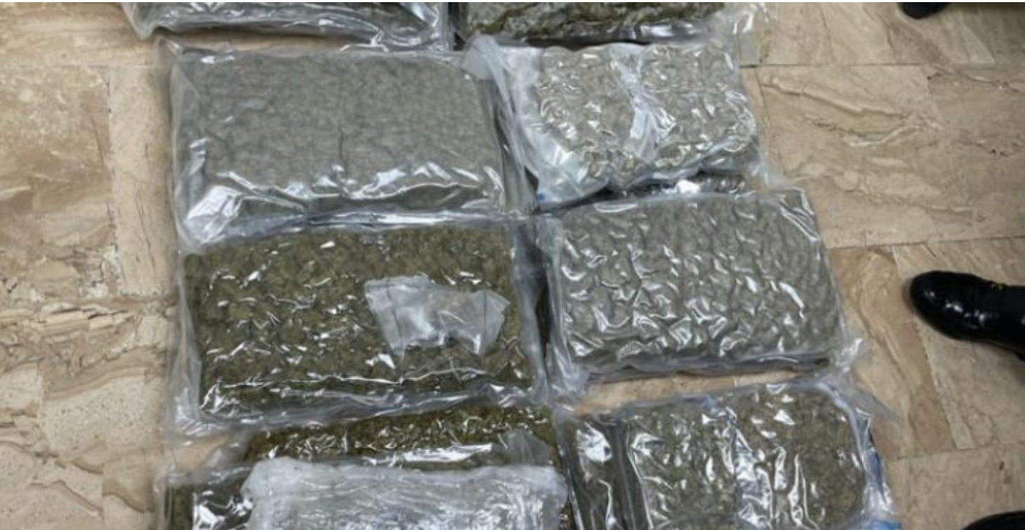 Mujer Deja Abandonada Maleta Con Marihuana En Aeropuerto De Punta Cana