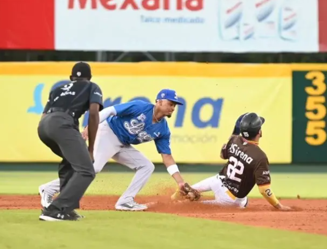 Gigantes solo en primer lugar tras blanquear al Licey - Noticias hora X ...