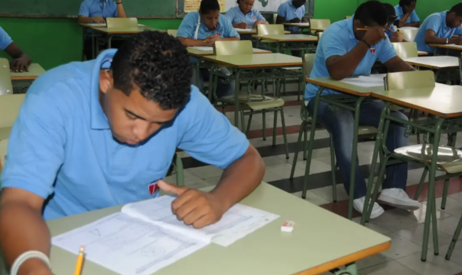 El Minerd llama a 20,000 estudiantes de años anteriores tomar Pruebas ...